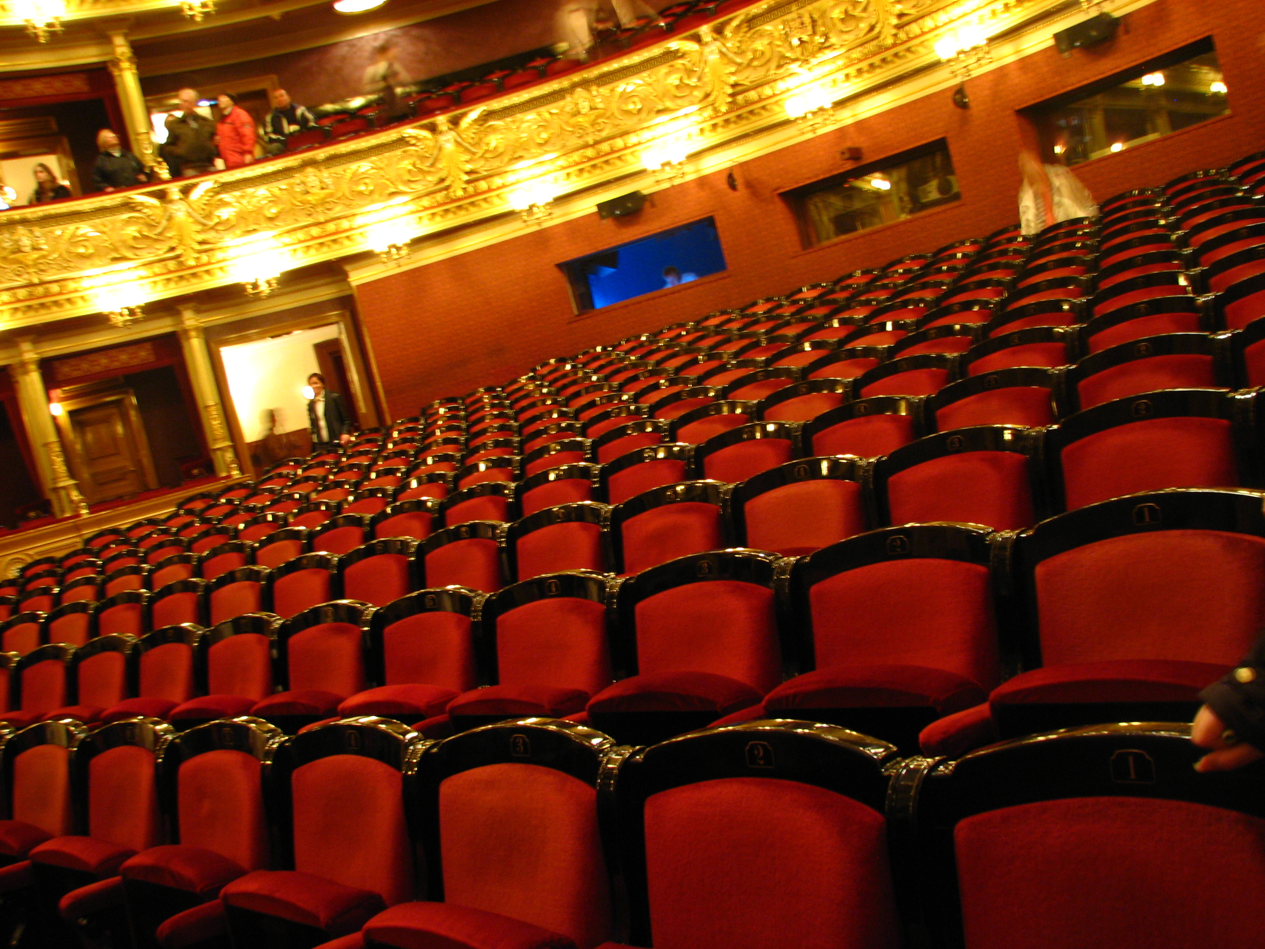 Radio Praha - Národní divadlo - Vojtěch Hynais potřeboval na oponu 26 ...